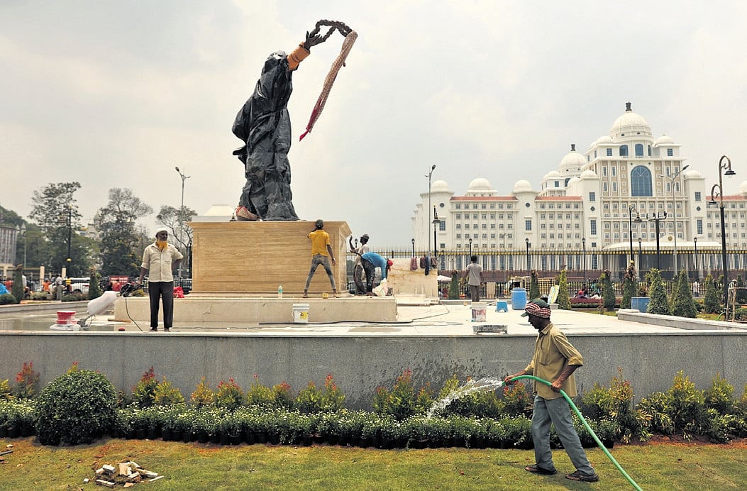 Telangana: KT Rama Rao vows to remove Rajiv statue if BRS returns to power